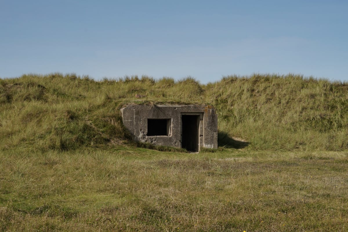 Bunkers on the West Coast – Historic Experiences Near Your Holiday Home